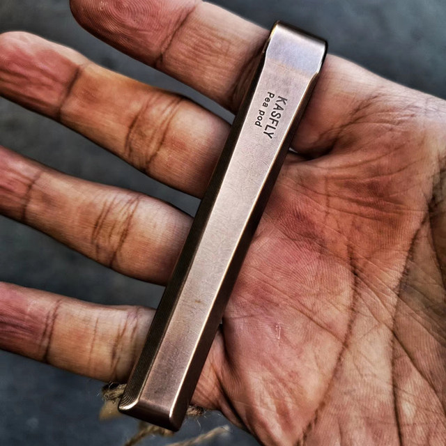 Kasfly, Caesar Pea Titanium Alloy Copper Copper Outdoor Defense Play EDC