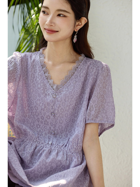 Simple wood fashion V-neck waist-hugging shirt for women 2025 spring ...