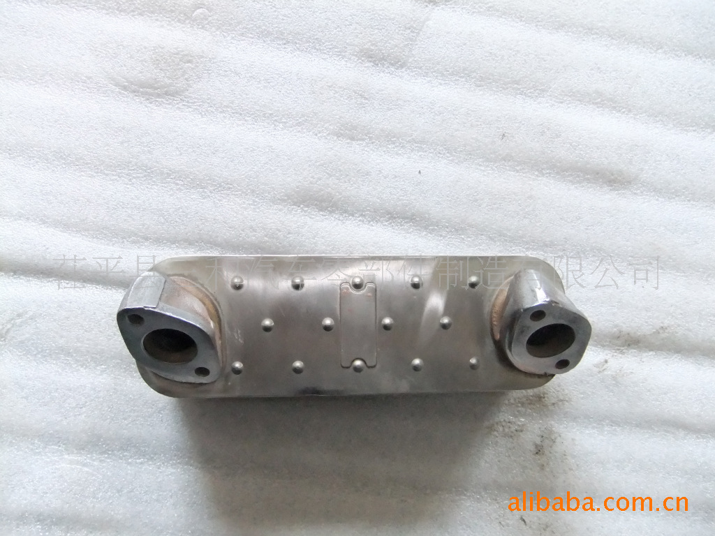 适用于奔驰0011883101机油冷却器-阿里巴巴
