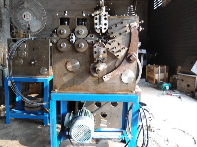 【供应】出售6毫米卷簧机弹簧机机械弹簧机价低质高服务好扭簧机-阿里巴巴