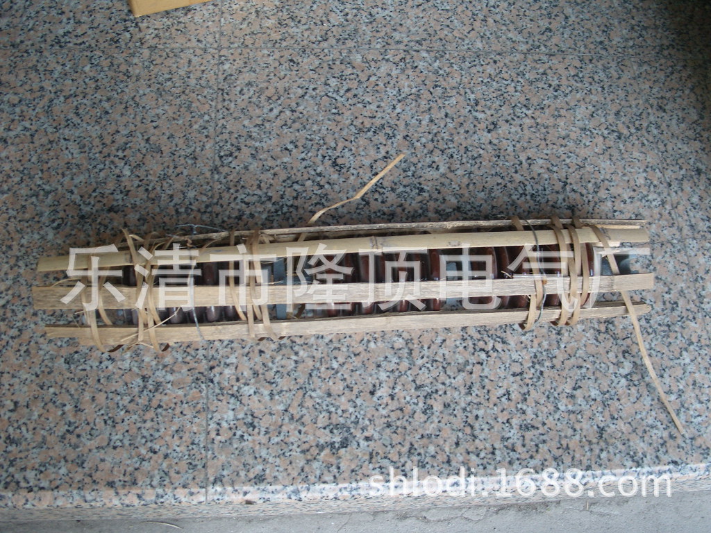 隆顶电气 户外陶瓷ZS 支柱绝缘子 ZSW-10/4配夹具-阿里巴巴