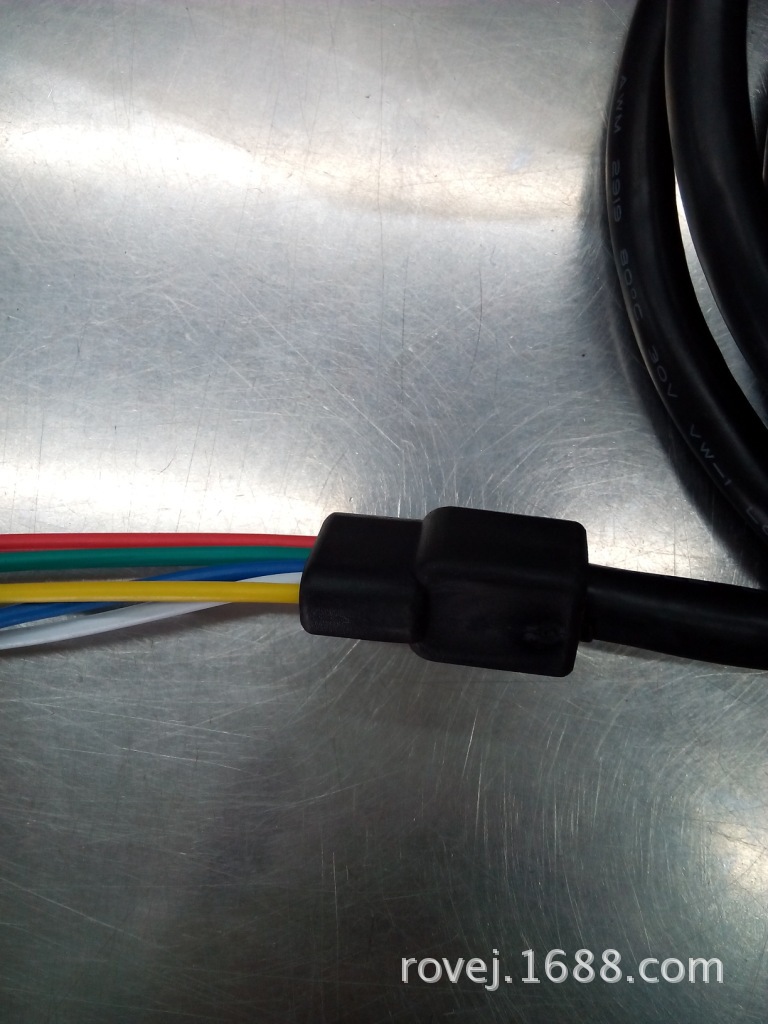 HD15P TO RCA M*3 CABLE VGA色差线 1.5M - 数码批发网
