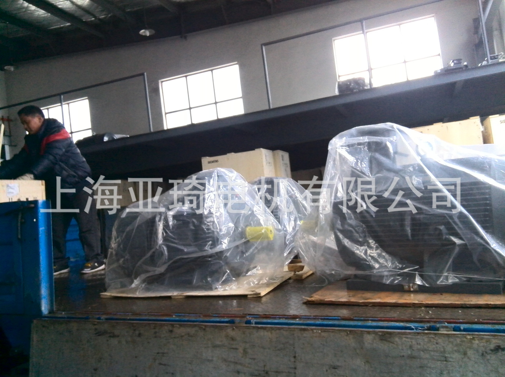 Y3-355L1-10-132KW IP55 F级 380V/50HZ三相异步电动机-阿里巴巴