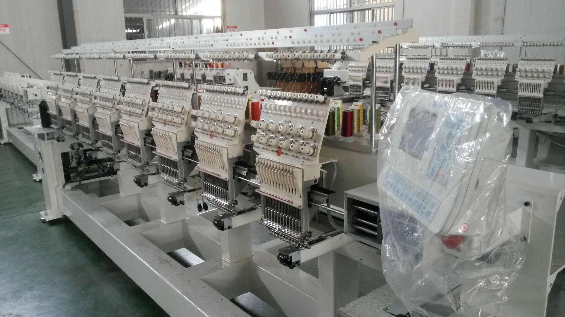 绣花机 单头电脑刺绣机 双头12头平绣帽绣成衣绣毛巾绣工业绣花机-阿里巴巴