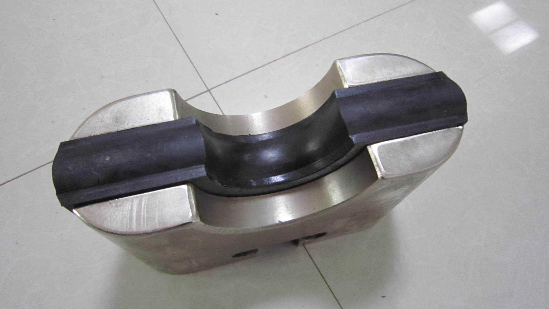 供应闸板式链轮双向联动锁紧防喷器 - 机械设备批发网