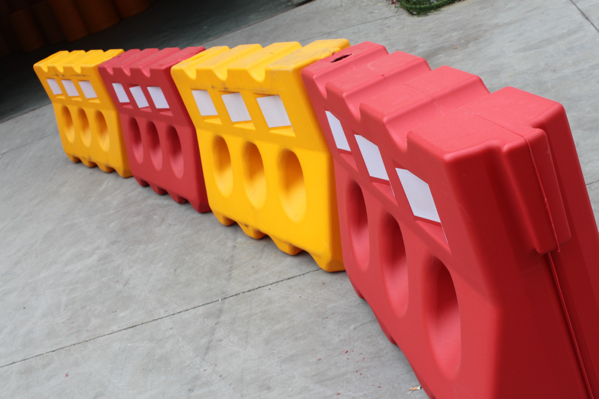 traffic water barrier,road barrier,traffic barrier,water filled traffic ...