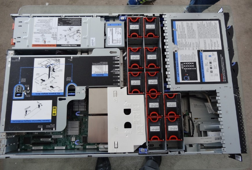 IBM X3650 八核服务器 5420*2/2G*4/73G*3 - 数码批发网