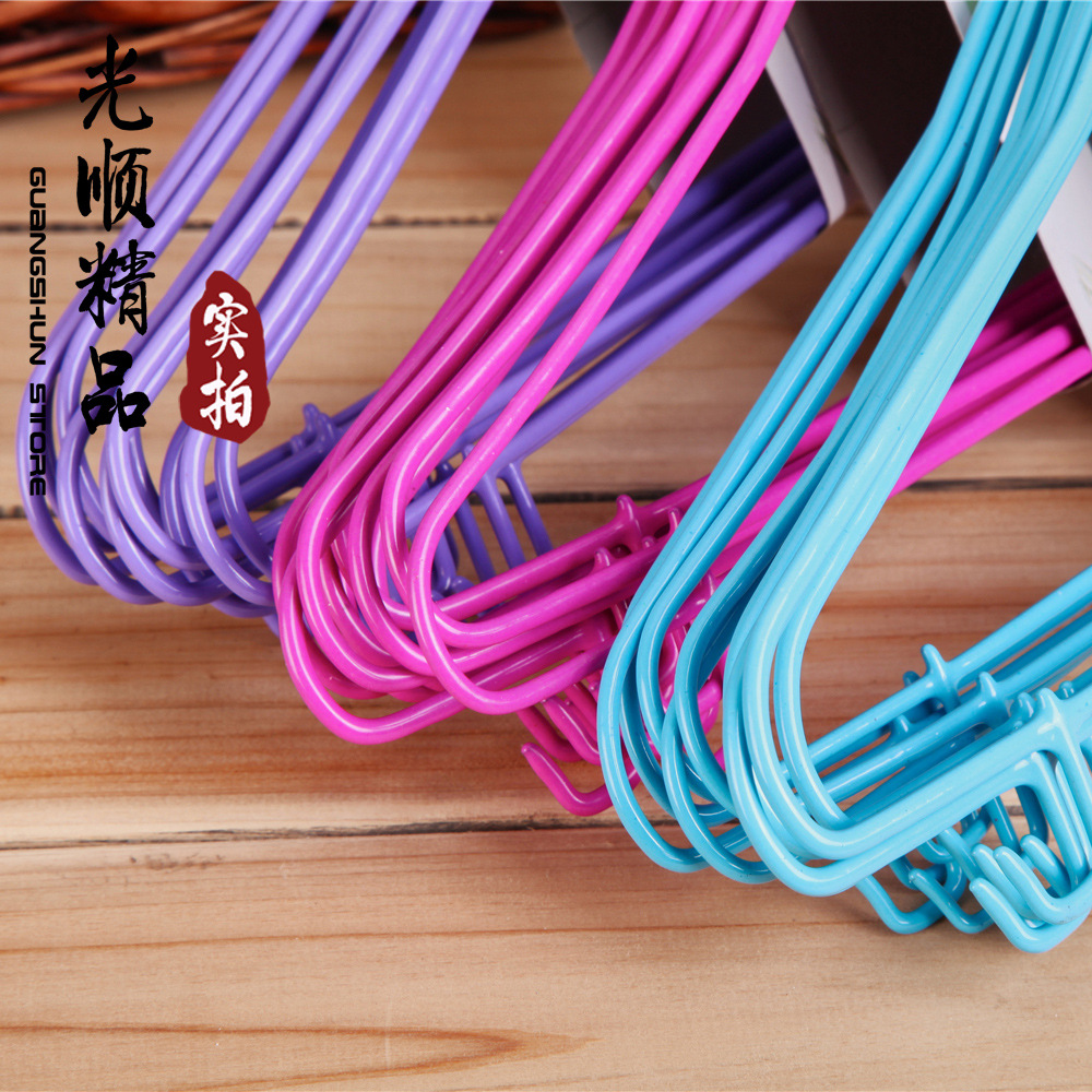 U81*大号带钩 防滑带钩衣架 成人晾衣架 带挂钩浸塑衣架 特价 - 居家批发网