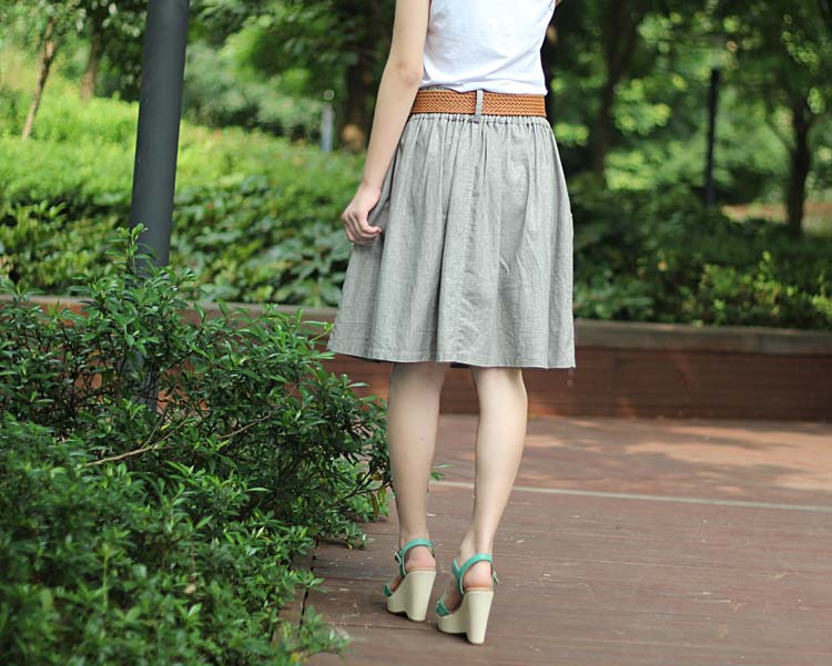 Юбки : Классическая юбка в складку средней длины из льна
