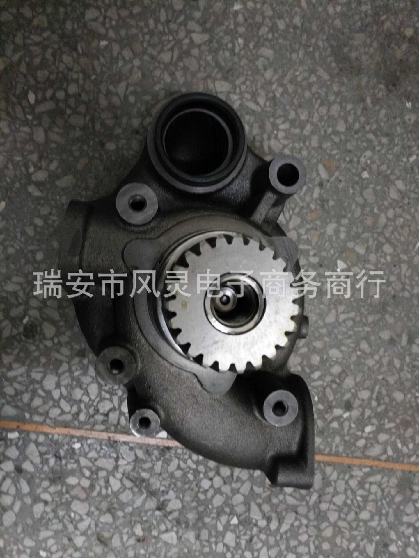 适用于沃尔沃水泵 20575653 3183908 477770 8112185-阿里巴巴