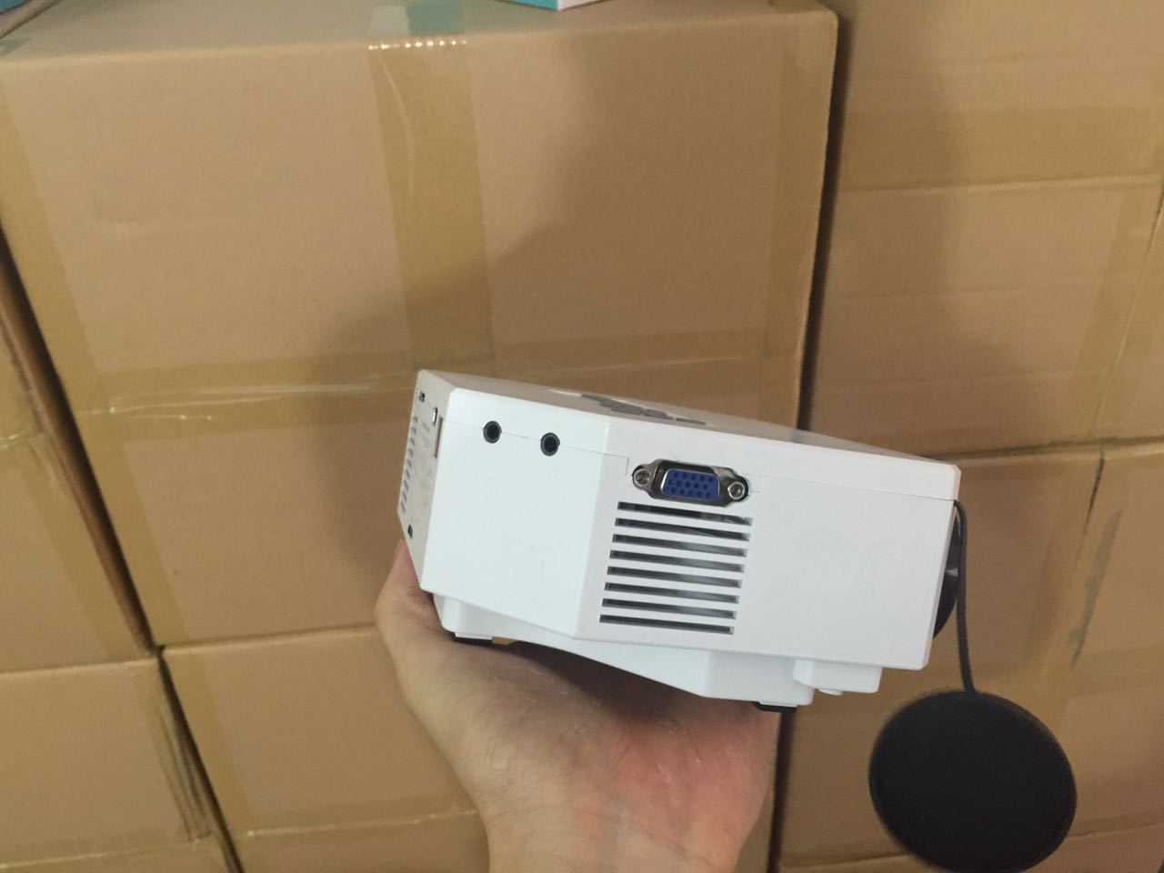 优丽可UC30高清家用迷你便携微型投影仪LED投影机厂家直销代发 - 办公批发网