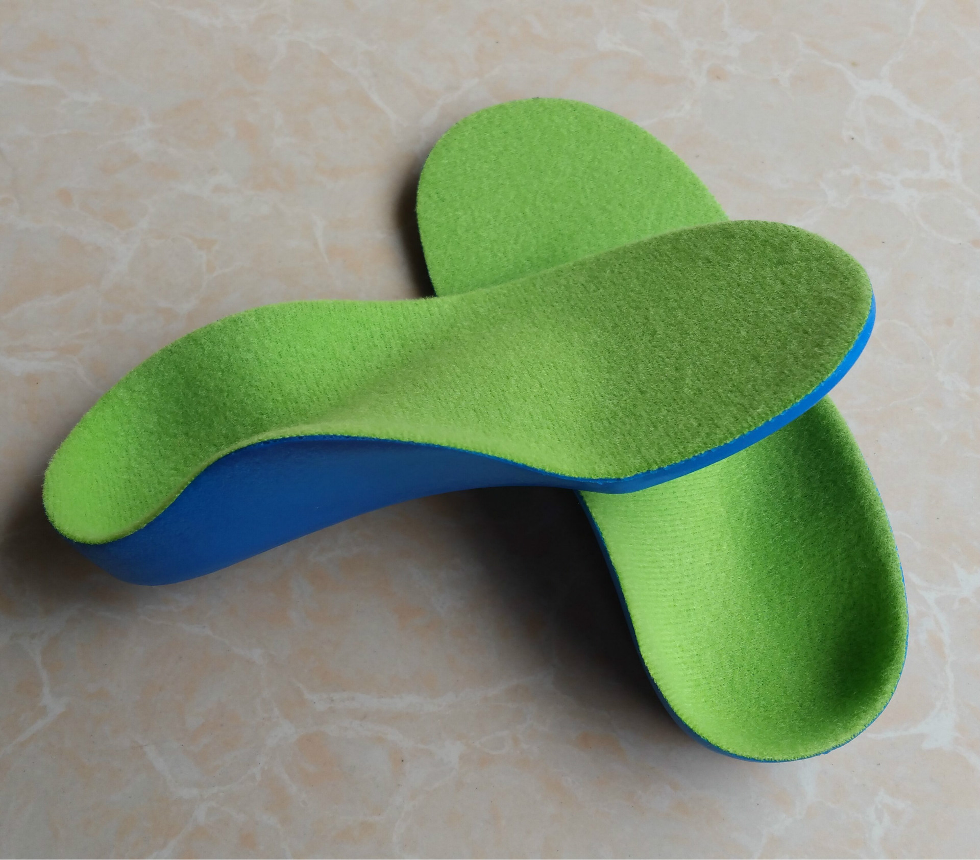 PU儿童矫形鞋垫矫正足弓垫内外八字矫正鞋足外翻扁平足O形腿厂家-阿里巴巴