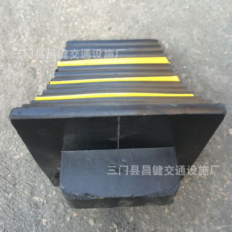 厂家直销 车轮止退器 刹车座 车轮挡车器 三角木定位器 交通设施 - 机械设备批发网