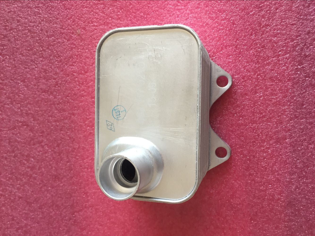 适用迈腾 奥迪A4L B8 Q5 机油散热器 机油冷却器 06J 117 021 D-阿里巴巴