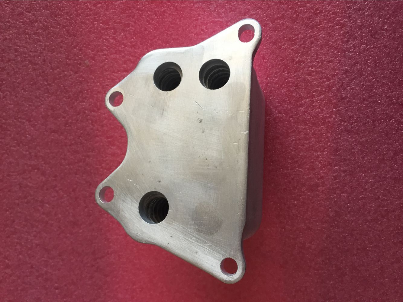 适用迈腾 奥迪A4L B8 Q5 机油散热器 机油冷却器 06J 117 021 D-阿里巴巴