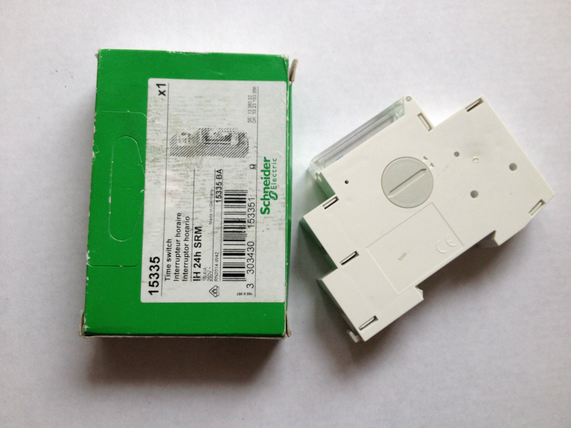 施耐德 IH 24H 定时开关220V定时器15335 SRM-阿里巴巴