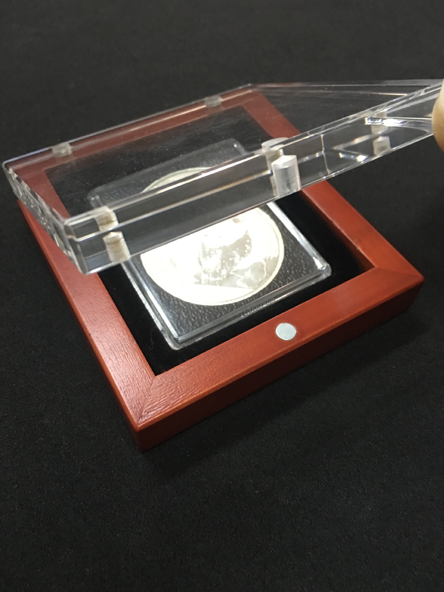 高档亚克力盒 木底方盒 航天纪念币猴币羊币收藏盒 钱币收藏盒-阿里巴巴