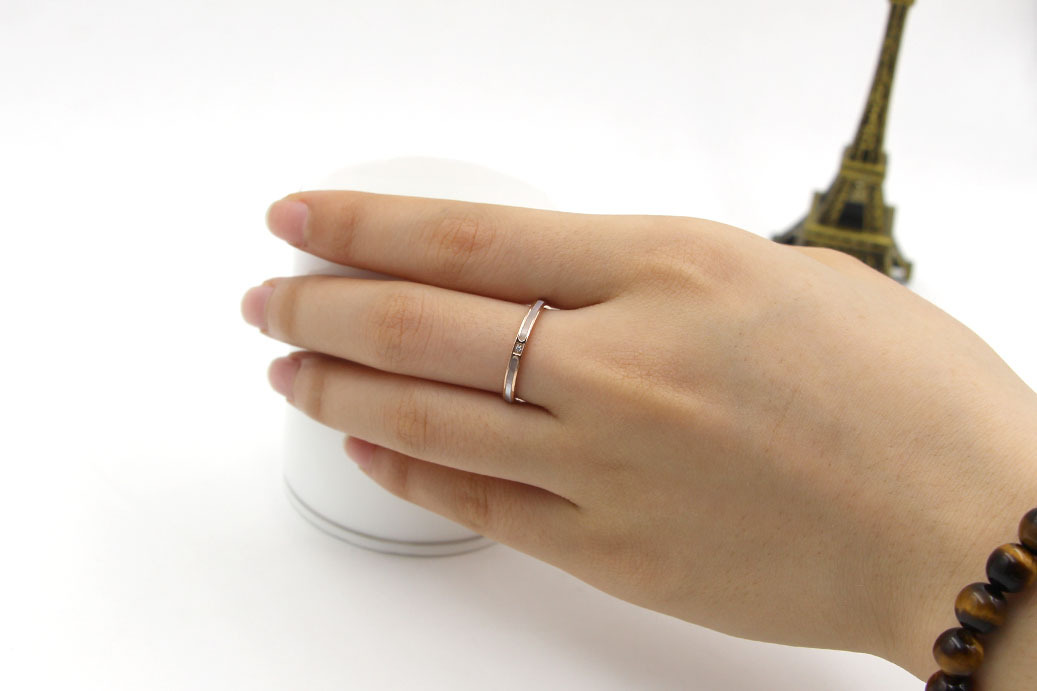 J3-104网红细版周圈贝壳镶钻戒指小尾戒女生单钻彩贝钛钢食指戒指-阿里巴巴