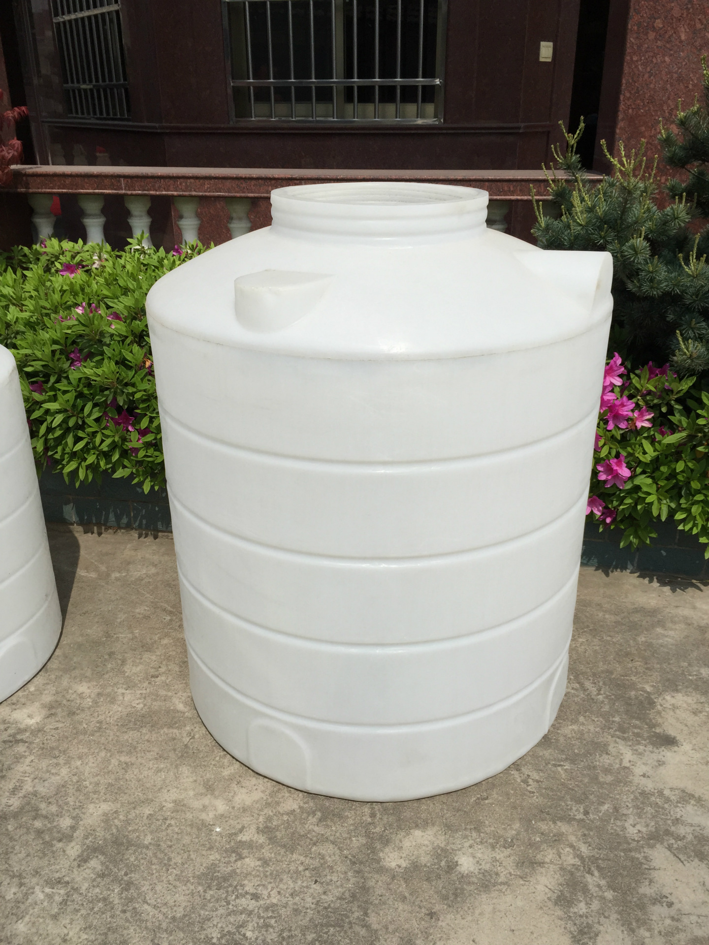 PE塑料水箱 1立方抗老化PE水箱 1000L耐酸碱塑料水箱厂家-阿里巴巴