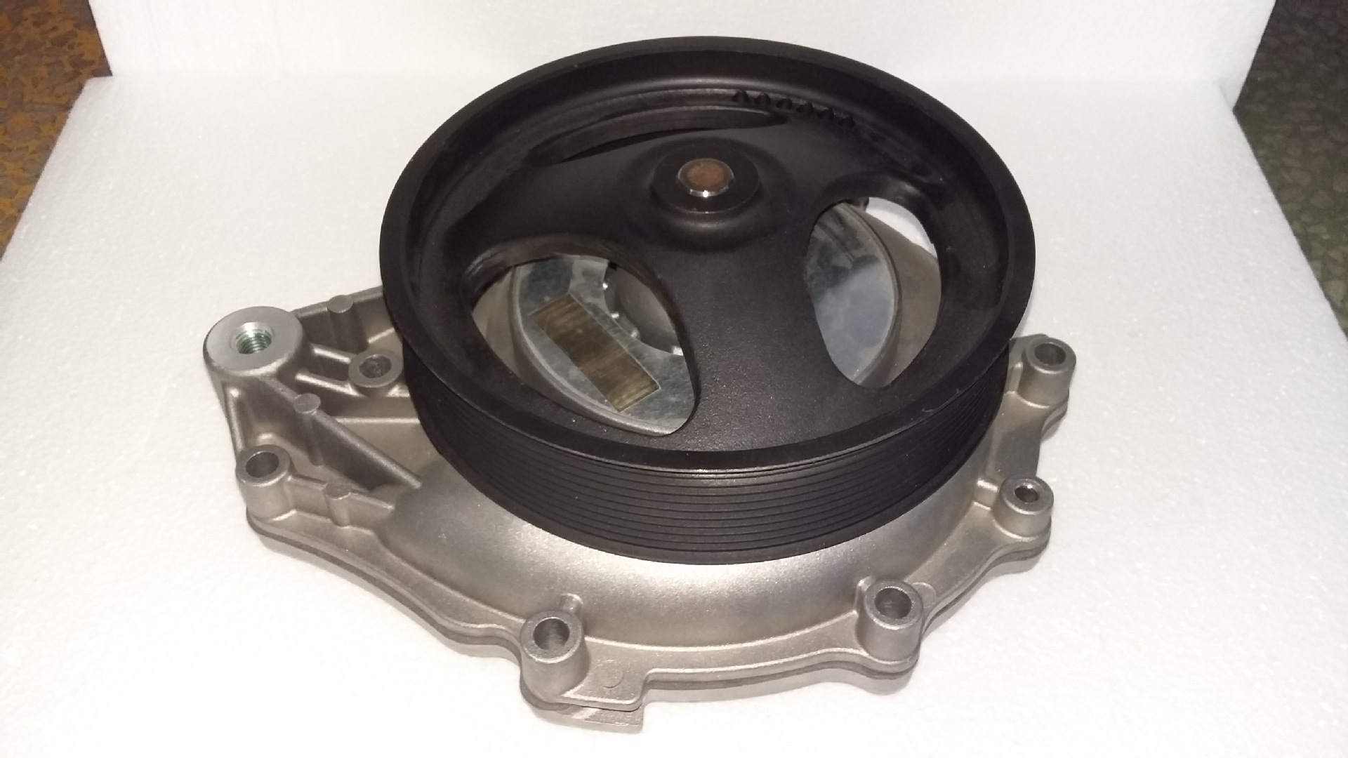 水泵 OEM: 1884327 1789555 1778923-阿里巴巴