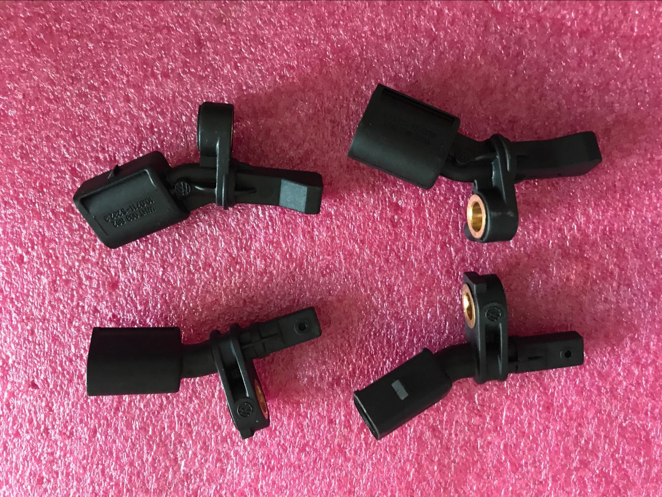 13新捷达新桑前轮传感器ABS传感器测速器WHT 003 860/861/862/863-阿里巴巴