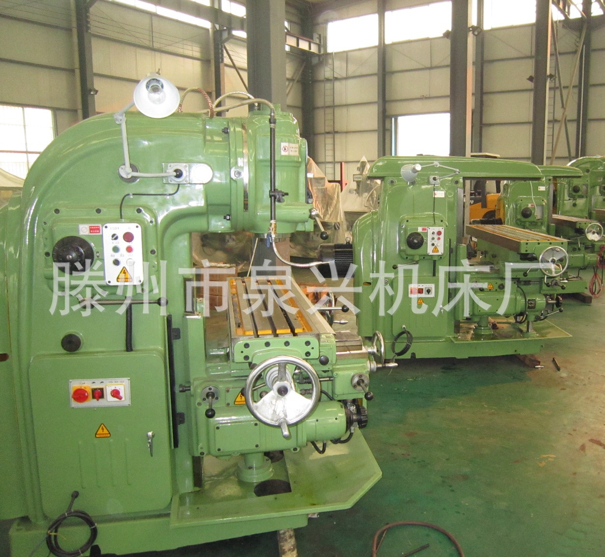 厂家供应哈52X52K立式升降台铣床X5032立式升降台铣床52K立式铣床-阿里巴巴