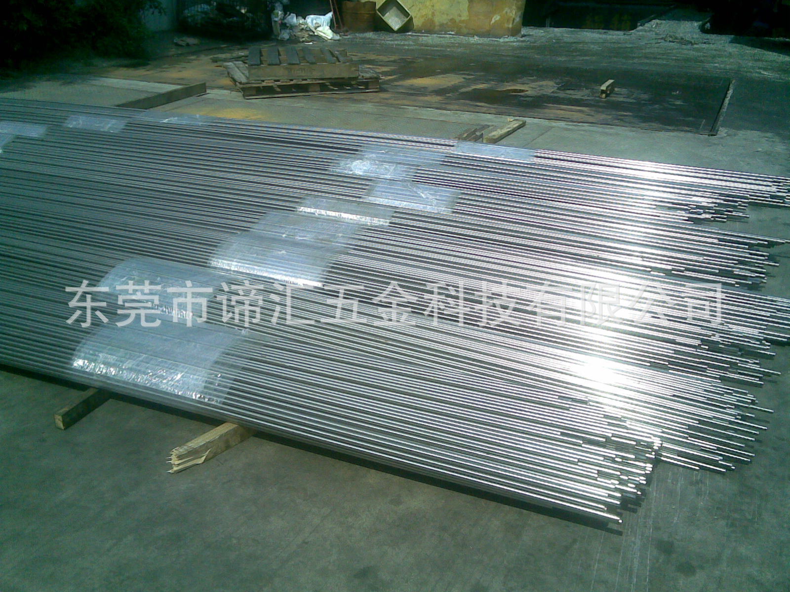 X5CrNiMo17-12-2耐腐蚀性板料 圆钢X5CrNiMo17-12-2卷带 现货开条-阿里巴巴
