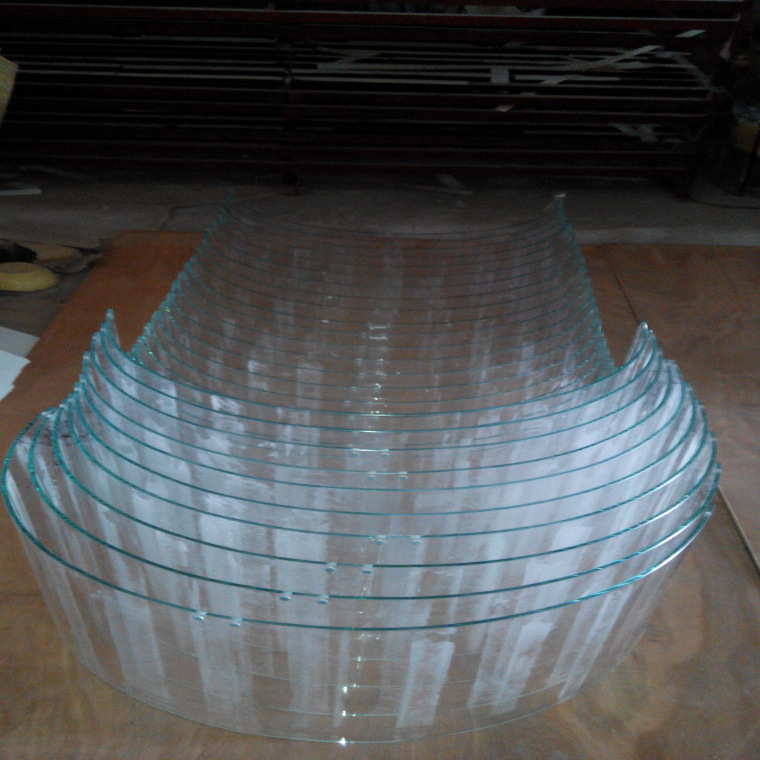 东莞厂家12MM热弯钢化玻璃热弯超白玻璃茶几弯异形弧度白璃-阿里巴巴