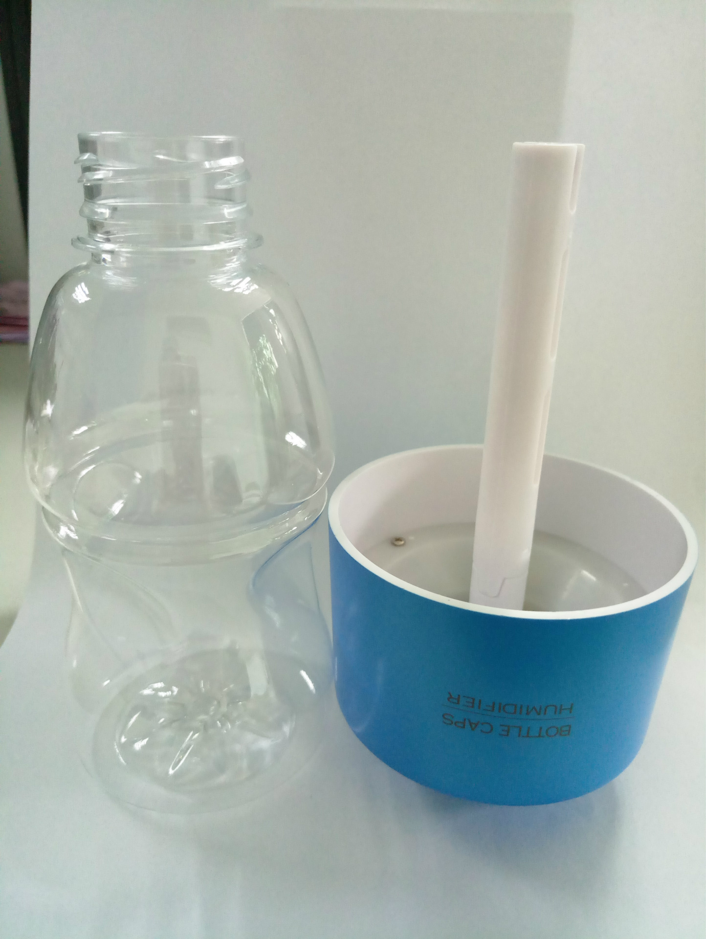 直销爆款车载家用雾化器办公用瓶盖USB圆形迷你加湿器-阿里巴巴