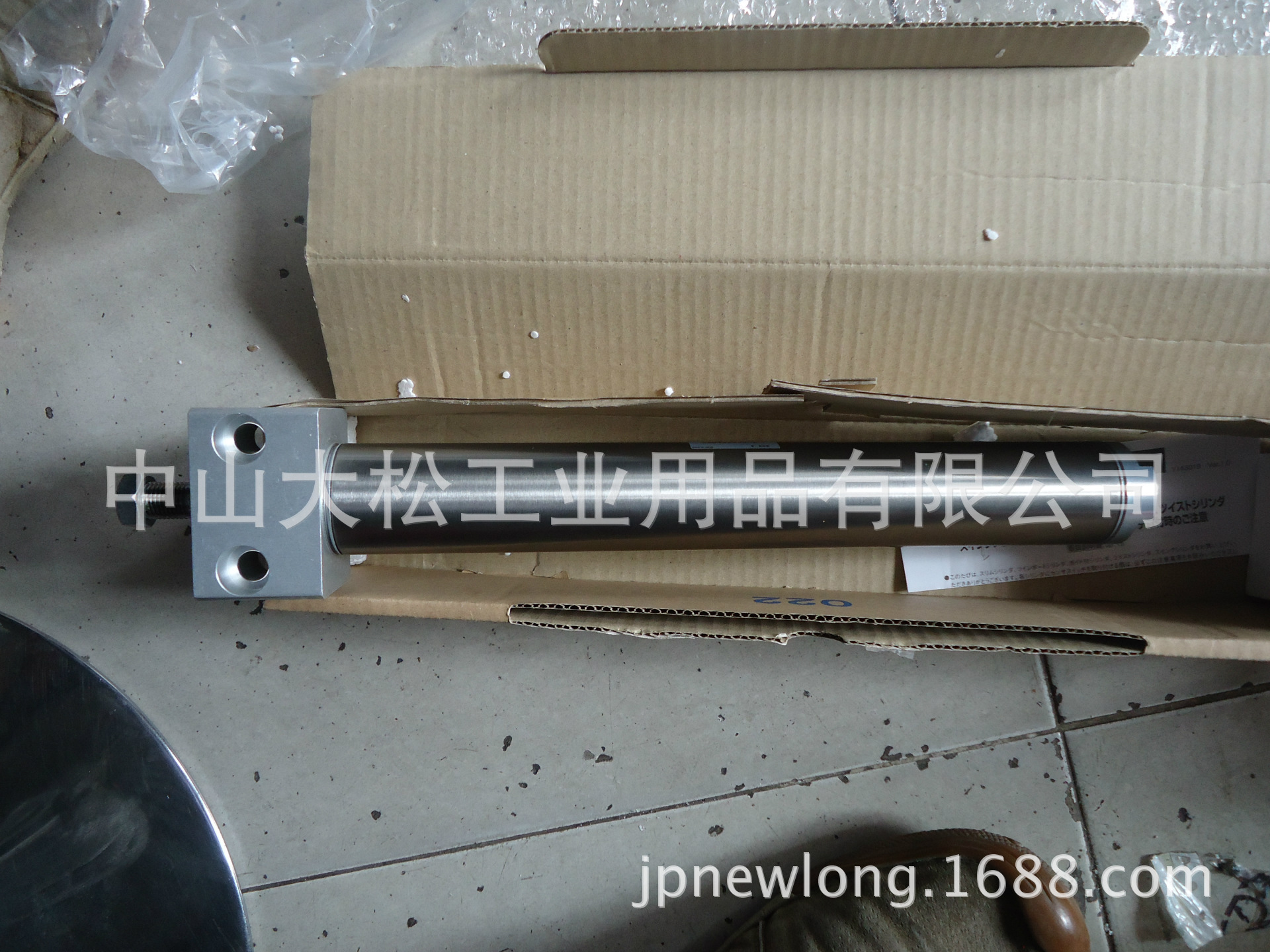 MGGLB32-350 日本SMC气缸价优代理日本进口气缸工业用批发-阿里巴巴