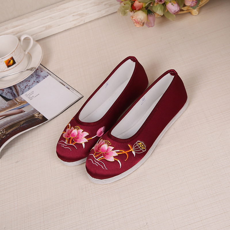 Old Beijing handmade cloth shoes mille-feuille embroidered taichi qipao ...