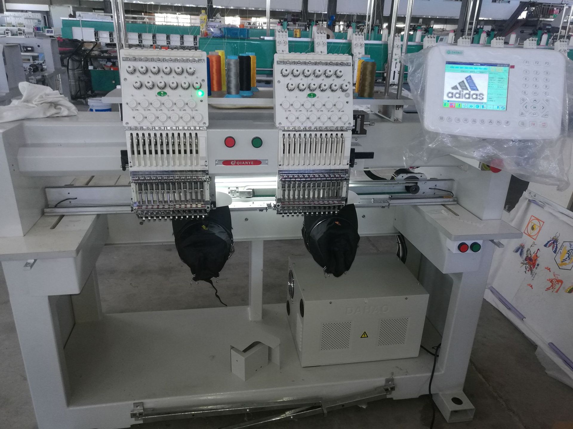 绣花机 单头电脑刺绣机 双头12头平绣帽绣成衣绣毛巾绣工业绣花机-阿里巴巴