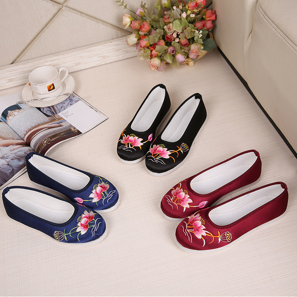 Old Beijing handmade cloth shoes mille-feuille embroidered taichi qipao ...