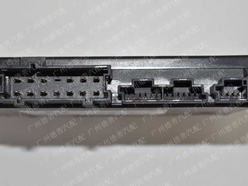 适用奔驰204 C180 C200座椅电脑模块 汽车配件 进口拆车件-阿里巴巴