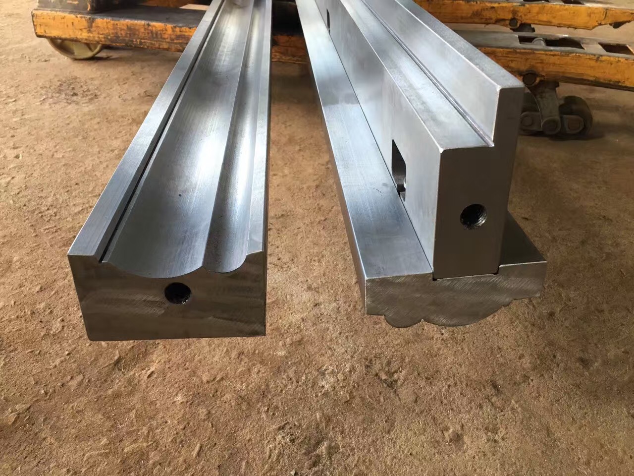 数控折弯机模具_工厂直销折弯机上模尖模 数控折弯机 欢迎垂询 - 阿里巴巴