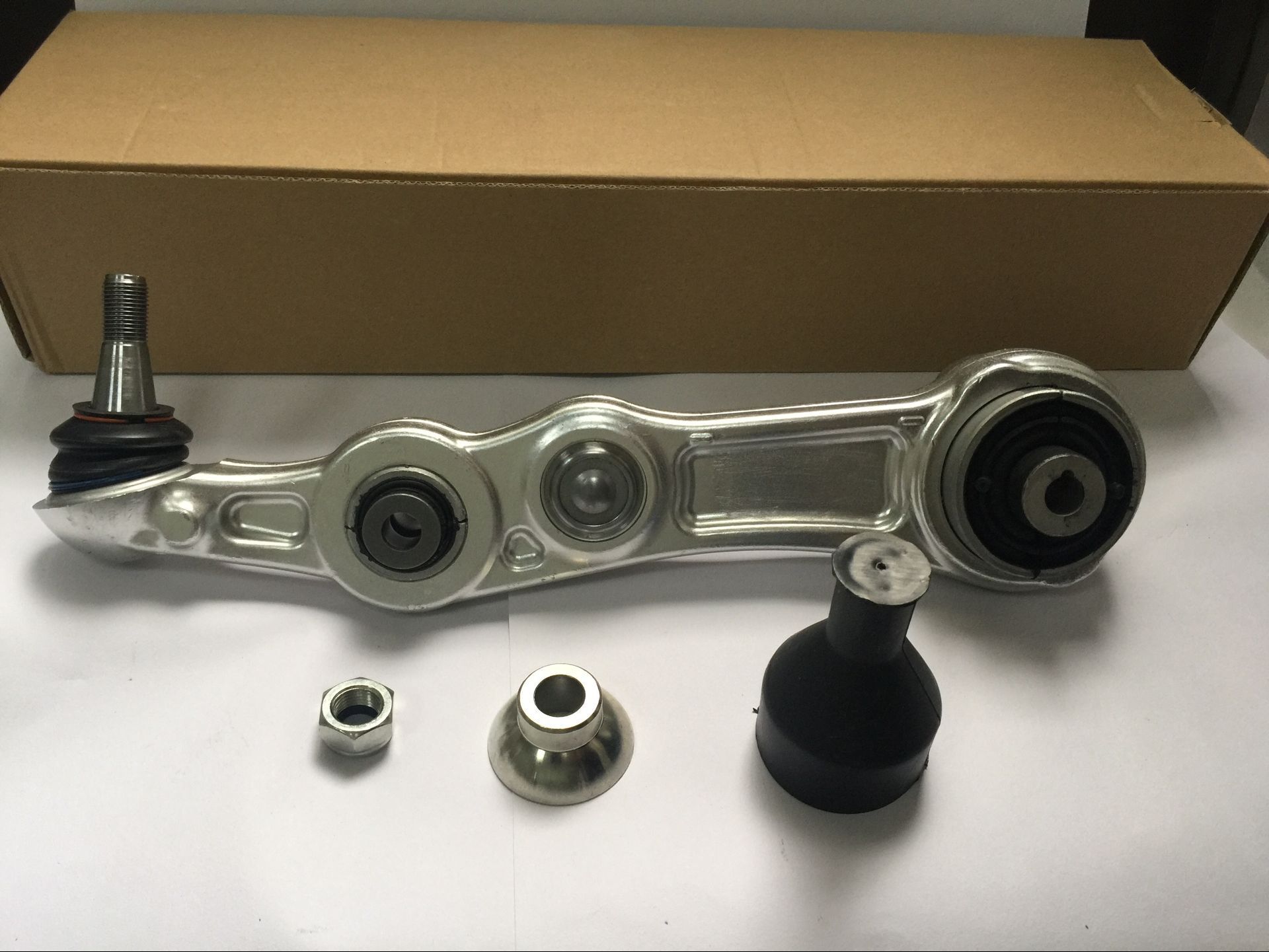 STZT 2053306101 适用奔驰C级W205 控制臂 悬挂摆臂-阿里巴巴