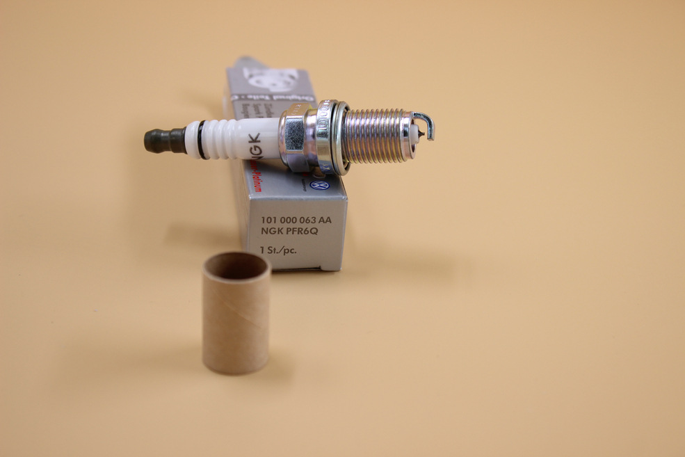 Supply spark plug 101000063AA PER6Q Fits VW Beetle Golf Jetta Passat ...
