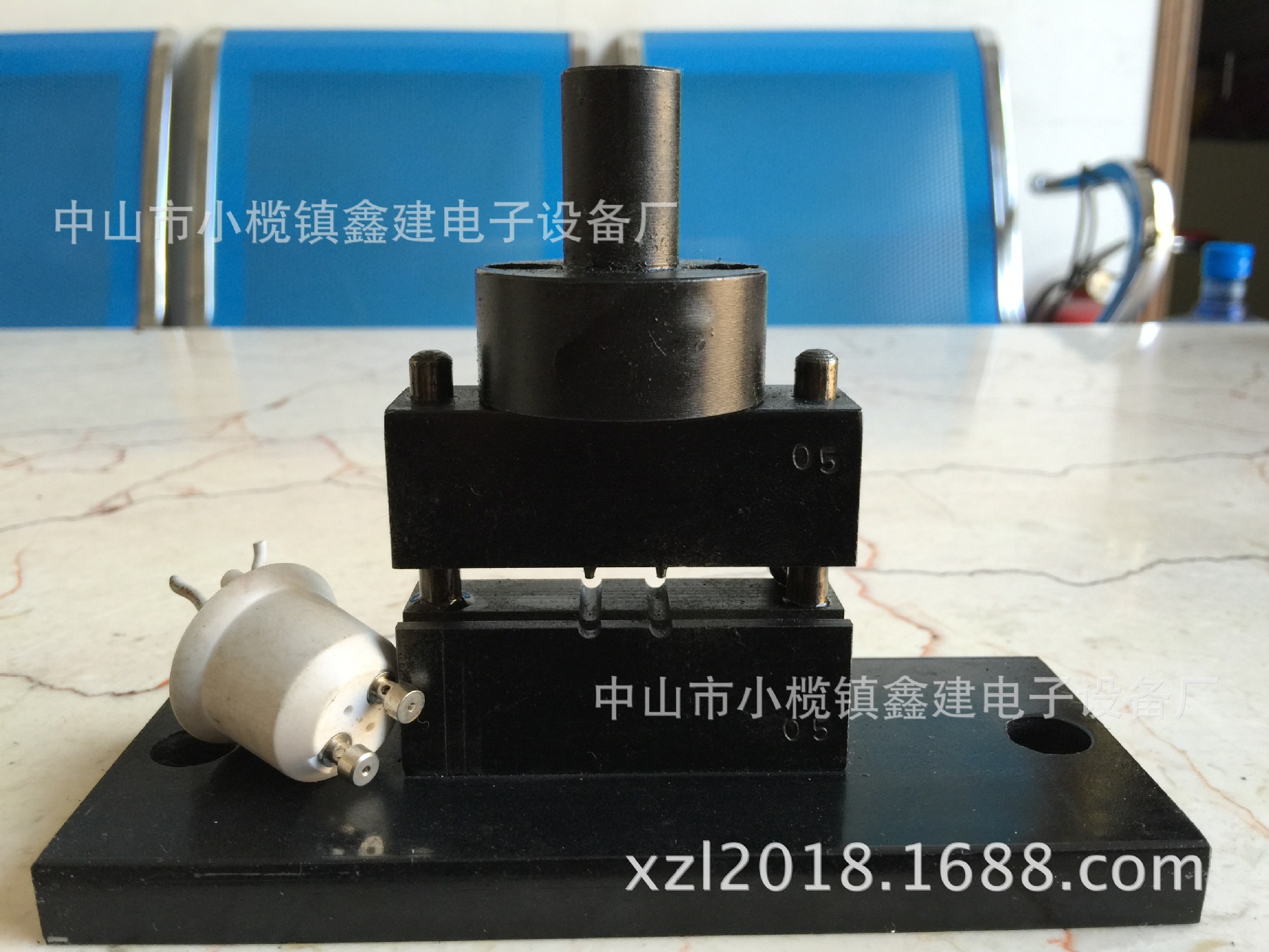 灯头GU10/GU5.3/T5T8铜针脚压铆打点压线机模具治具-阿里巴巴