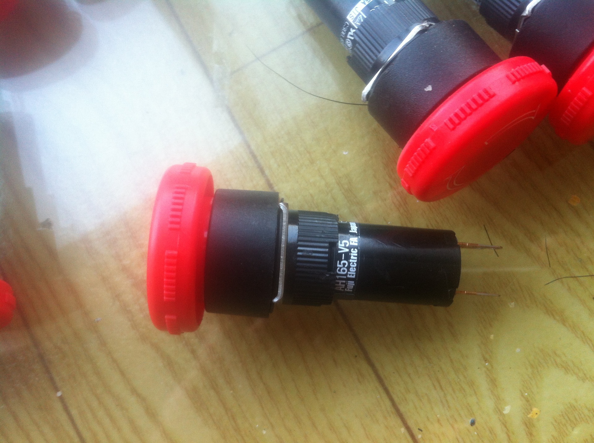 AR22V0R急停按钮日本富士AR22VOR-11R 急停按钮AR22VOR-阿里巴巴