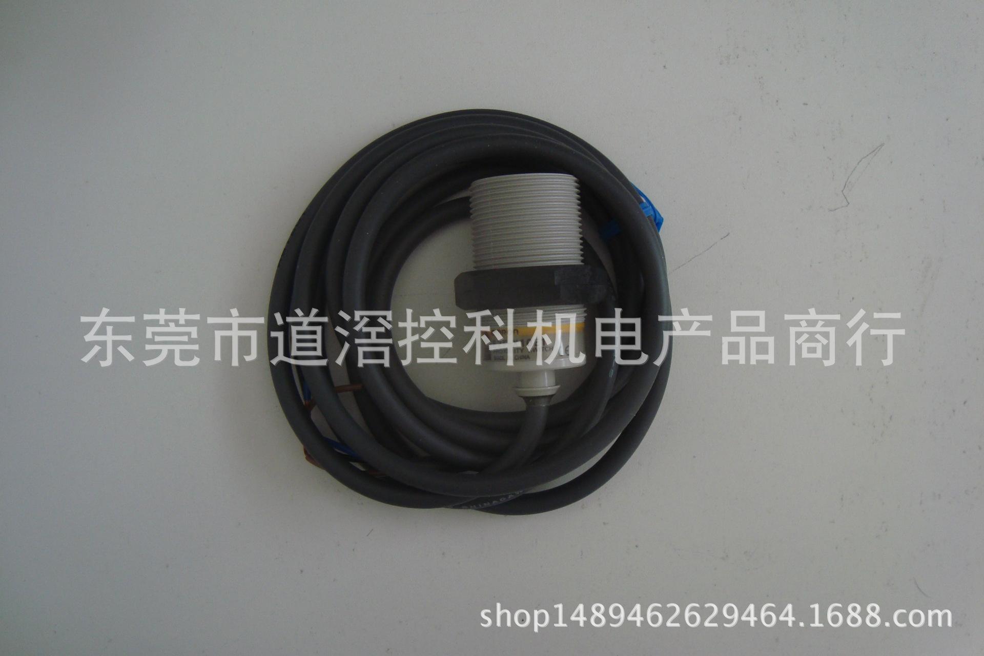 E2F-X5E1 2M 有库存现货 欧姆龙接近传感器M18直流3线式 NPN-阿里巴巴