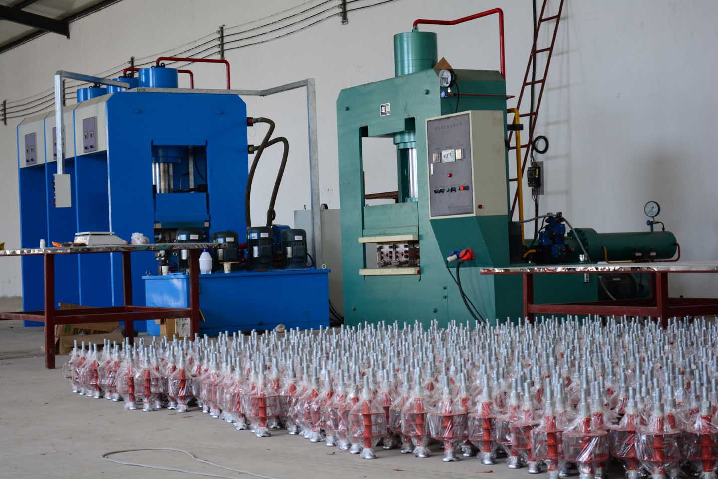 厂家直销现货GW4-126/2000A高压隔离开关定做刀闸电气设备-阿里巴巴