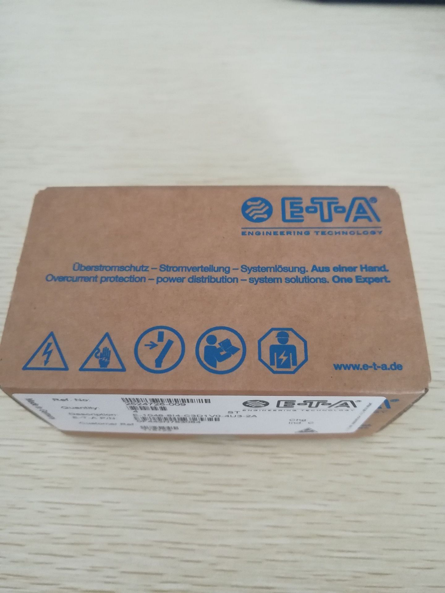 E-T-A 8345-B01A-U3M0-DB1B1B-50A-V 德国ETA 非熔断隔离开关-阿里巴巴