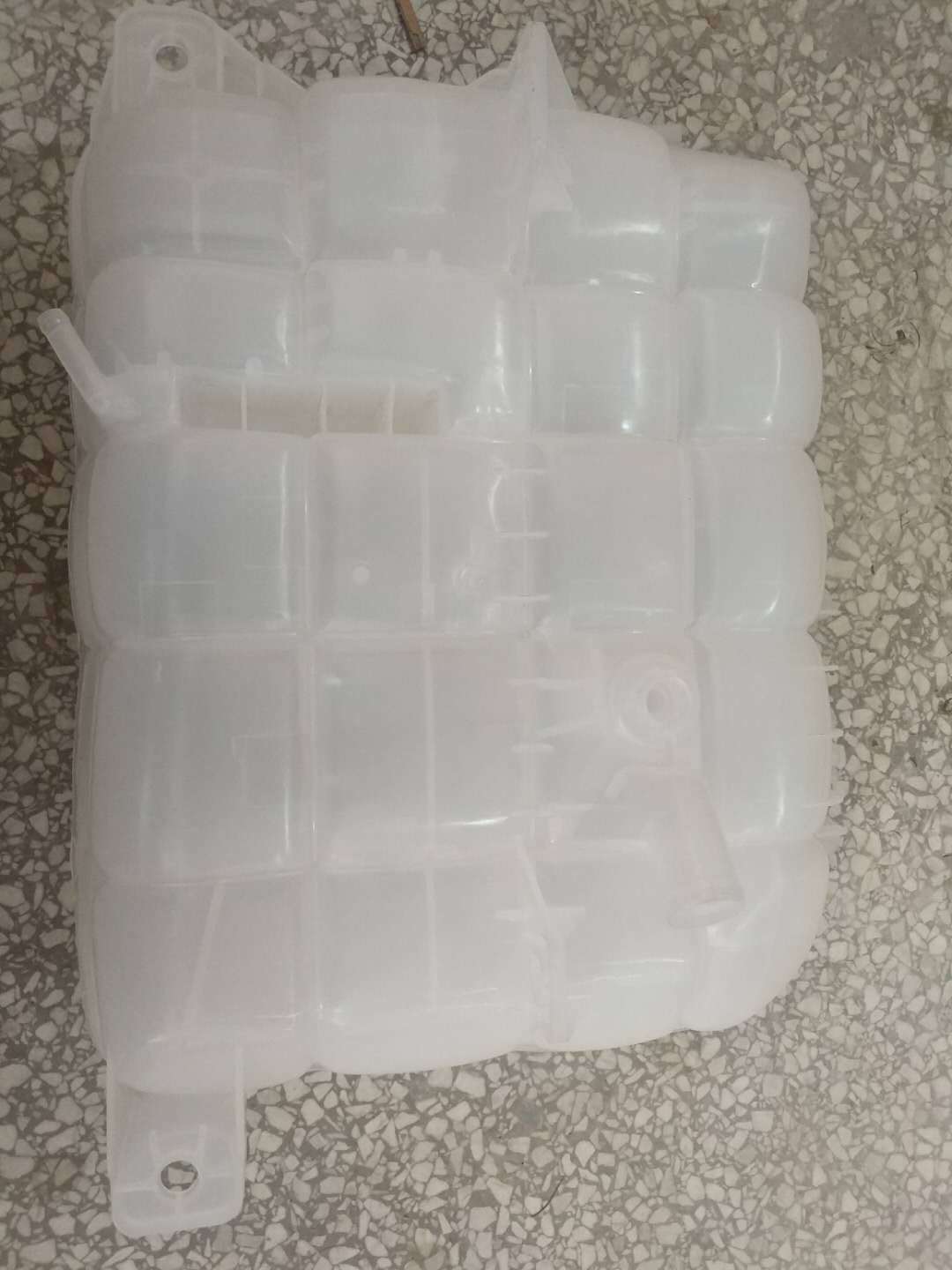 膨胀水箱ecpansion tank OEM 22821826-阿里巴巴