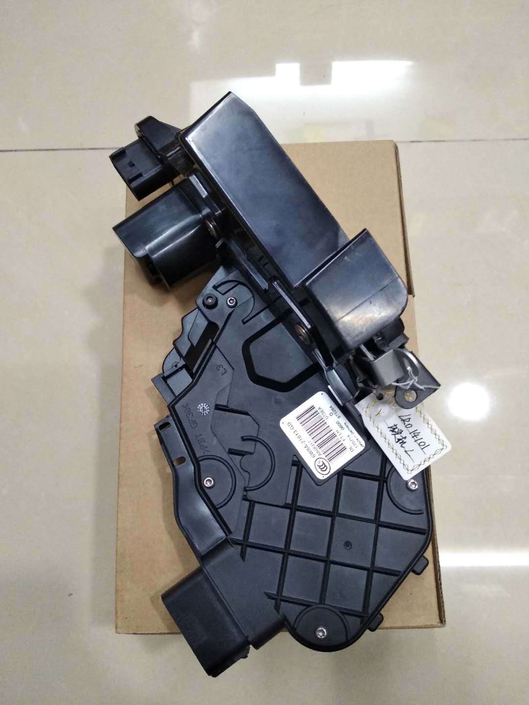 路虎车门锁机 适用于路虎后门锁机 LR013892 带电感前门左右锁块-阿里巴巴
