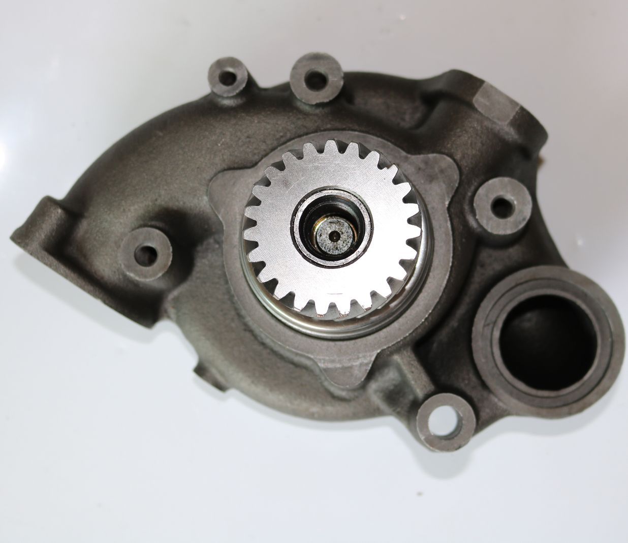 适用于沃尔沃水泵 20575653 3183908 477770 8112185-阿里巴巴