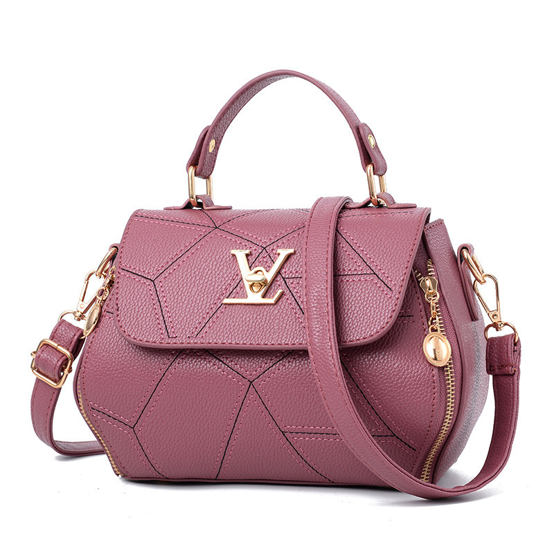 Luxury Bag With V Logo | semashow.com