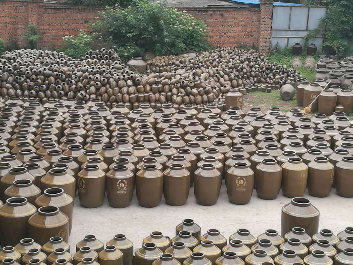 土陶制1000公斤酒坛蓄水缸多用陶坛工厂批发陈酿专用密封坛装瓦罐-阿里巴巴