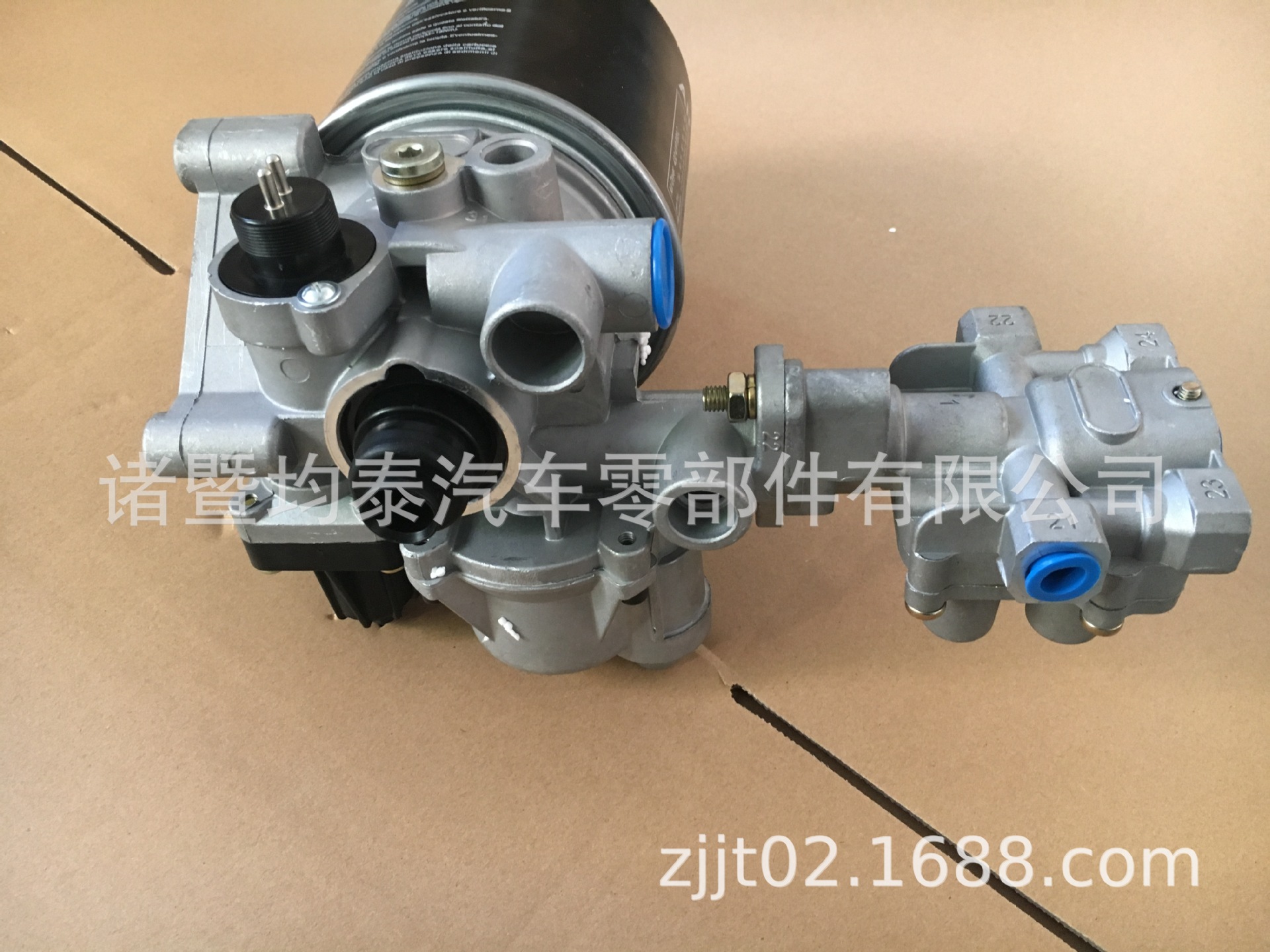 空气干燥器9325000350欧系重卡重汽卡车客车配件零部件SMT-阿里巴巴