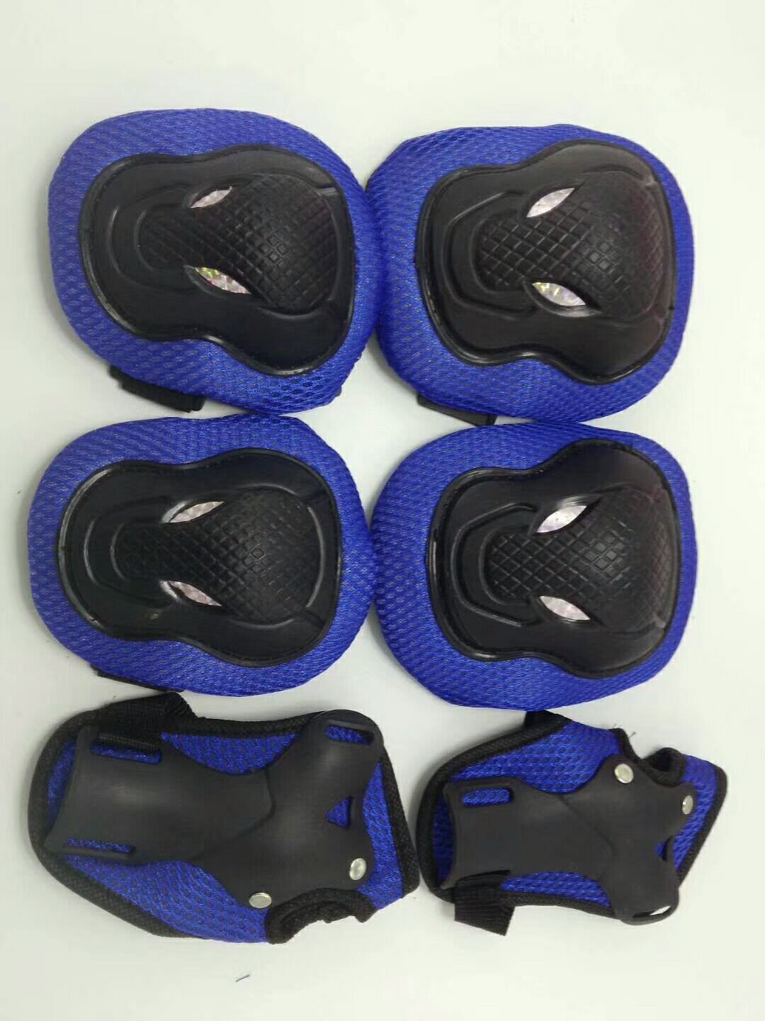 成人轮滑护膝护肘全套 男女滑冰旱冰溜冰鞋滑板护具头盔护膝护腕-阿里巴巴