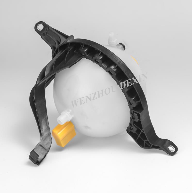 适用 宝马BMW F18膨胀水壶 副水箱17138614293 17137619189-阿里巴巴